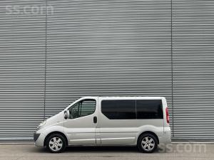 Grey Renault Trafic 2007 in Riga, with an engine capacity of 2.00 L and mileage of 408 thousand km for 3999 €, photo 7 on AUTOMOTO.COM.LV