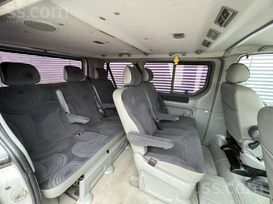 Grey Renault Trafic 2007 in Riga, with an engine capacity of 2.00 L and mileage of 408 thousand km for 3999 €, photo 12 on AUTOMOTO.COM.LV