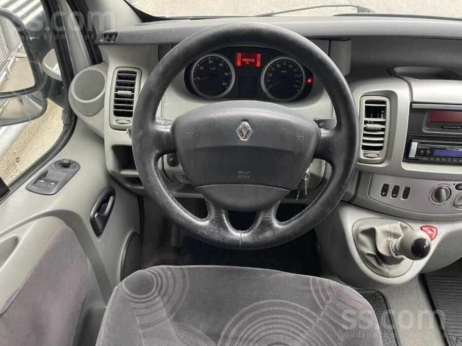 Grey Renault Trafic 2007 in Riga, with an engine capacity of 2.00 L and mileage of 408 thousand km for 3999 €, photo 13 on AUTOMOTO.COM.LV