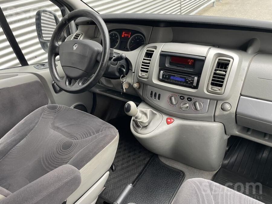 Grey Renault Trafic 2007 in Riga, with an engine capacity of 2.00 L and mileage of 408 thousand km for 3999 €, photo 15 on AUTOMOTO.COM.LV