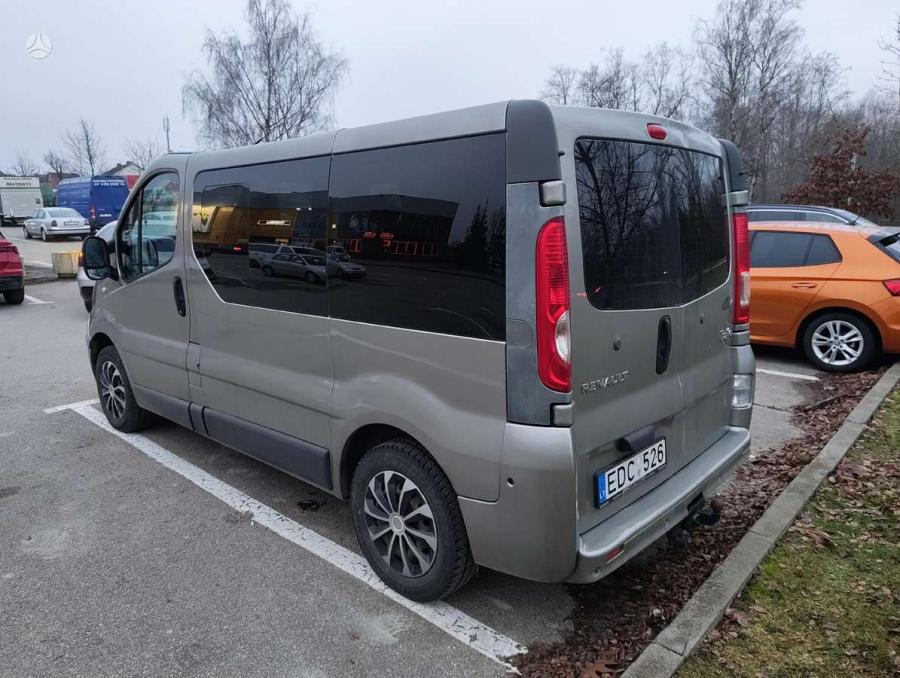 Pelēks Renault Trafic 2008 Panevēža, ar dzinēja tilpumu 2.00 L un nobraukumu 524 tūkst. km par 4100 €, foto 3 vietnē AUTOMOTO.COM.LV