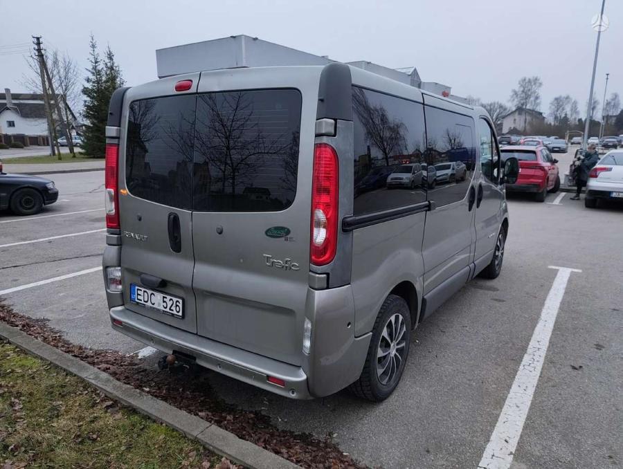 Pelēks Renault Trafic 2008 Panevēža, ar dzinēja tilpumu 2.00 L un nobraukumu 524 tūkst. km par 4100 €, foto 5 vietnē AUTOMOTO.COM.LV