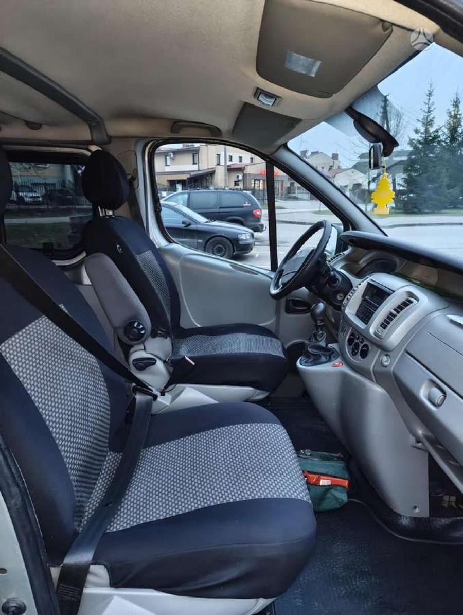 Pelēks Renault Trafic 2008 Panevēža, ar dzinēja tilpumu 2.00 L un nobraukumu 524 tūkst. km par 4100 €, foto 11 vietnē AUTOMOTO.COM.LV