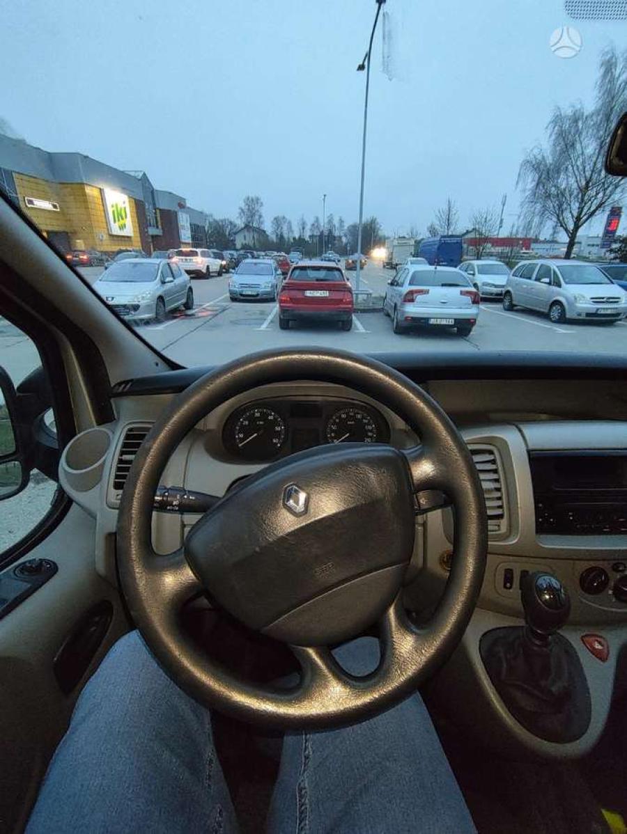 Pelēks Renault Trafic 2008 Panevēža, ar dzinēja tilpumu 2.00 L un nobraukumu 524 tūkst. km par 4100 €, foto 14 vietnē AUTOMOTO.COM.LV