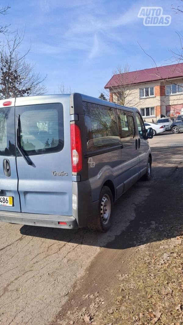 Pelēks Renault Trafic 2008 Viļņa, ar dzinēja tilpumu 2.50 L un nobraukumu 286 tūkst. km par 5750 €, foto 9 vietnē AUTOMOTO.COM.LV