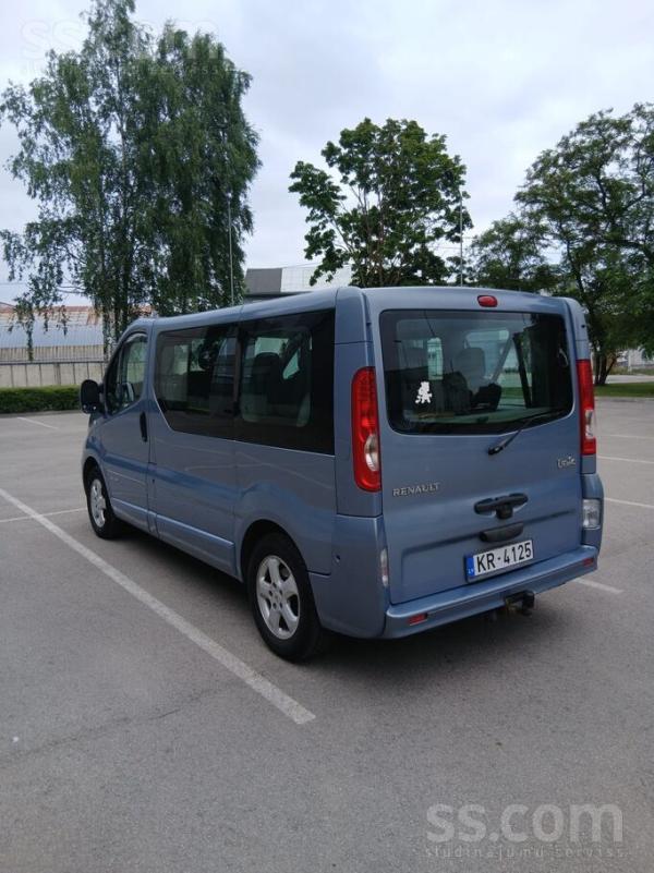 Grey Renault Trafic 2008 in Riga, with an engine capacity of 2.50 L and mileage of 300 thousand km for 8000 €, photo 2 on AUTOMOTO.COM.LV