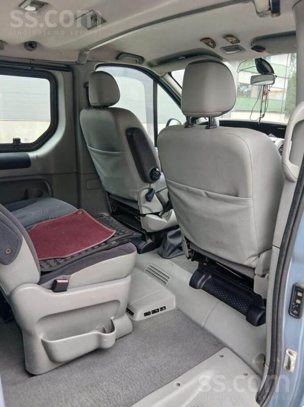 Grey Renault Trafic 2008 in Riga, with an engine capacity of 2.50 L and mileage of 300 thousand km for 8000 €, photo 5 on AUTOMOTO.COM.LV