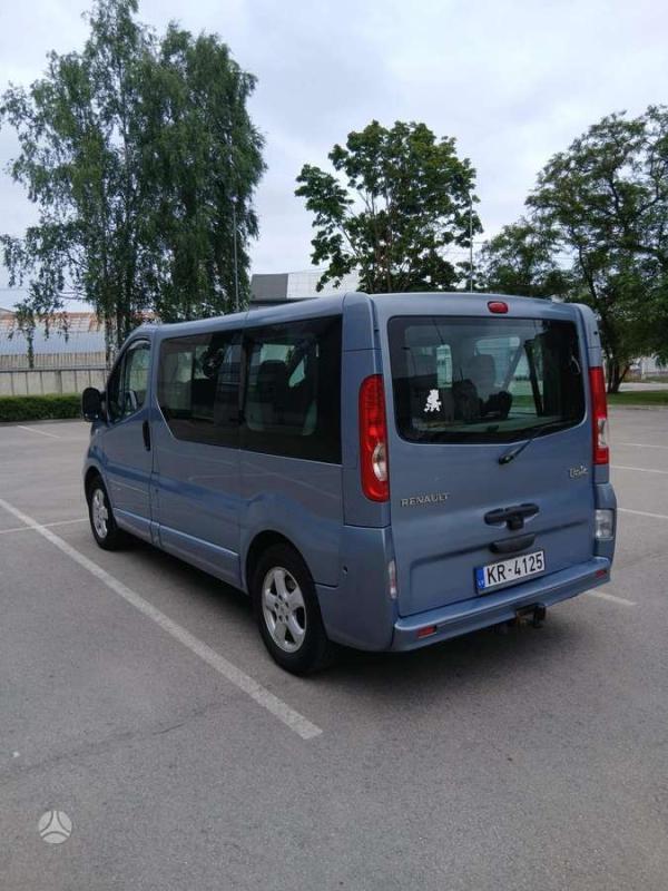 Grey Renault Trafic 2008 in Riga, with an engine capacity of 2.46 L and mileage of 300 thousand km for 8000 €, photo 2 on AUTOMOTO.COM.LV