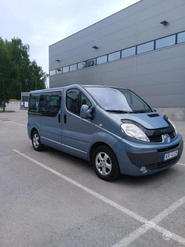 Grey Renault Trafic 2008 in Riga, with an engine capacity of 2.46 L and mileage of 300 thousand km for 8000 €, photo 3 on AUTOMOTO.COM.LV