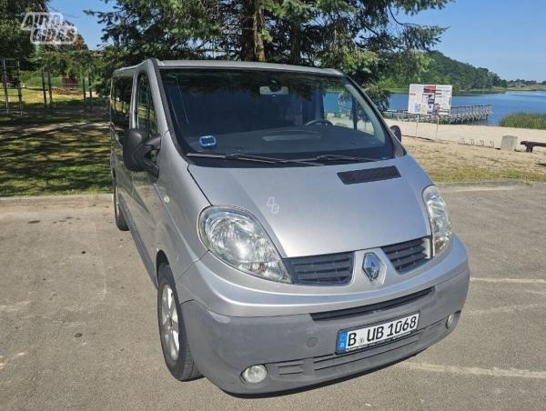 Pelēks Renault Trafic 2010 Raseiniai, ar dzinēja tilpumu 2.50 L un nobraukumu 302 tūkst. km par 5500 €, foto 1 vietnē AUTOMOTO.COM.LV