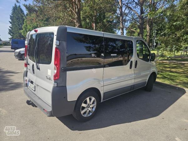 Pelēks Renault Trafic 2010 Raseiniai, ar dzinēja tilpumu 2.50 L un nobraukumu 302 tūkst. km par 5500 €, foto 6 vietnē AUTOMOTO.COM.LV