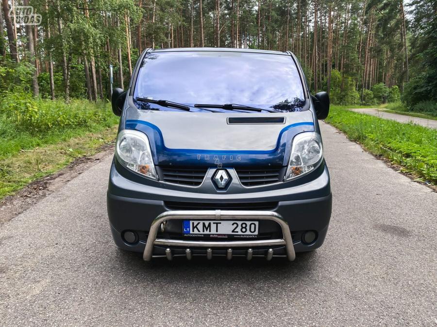 Grey Renault Trafic 2011 in Vilnius, with an engine capacity of 2.00 L and mileage of 167 thousand km for 10950 €, photo 3 on AUTOMOTO.COM.LV