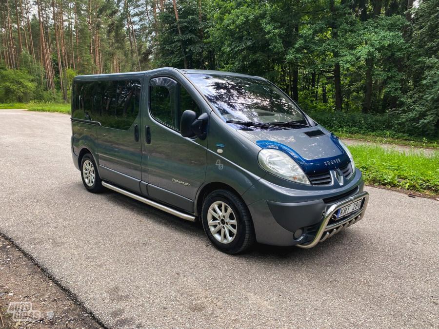 Grey Renault Trafic 2011 in Vilnius, with an engine capacity of 2.00 L and mileage of 167 thousand km for 10950 €, photo 4 on AUTOMOTO.COM.LV