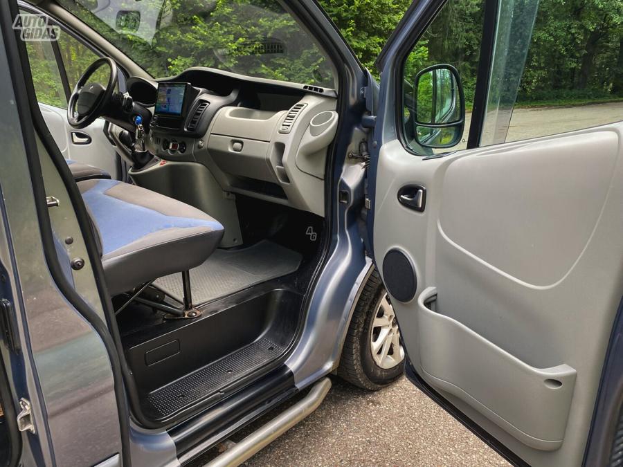 Grey Renault Trafic 2011 in Vilnius, with an engine capacity of 2.00 L and mileage of 167 thousand km for 10950 €, photo 14 on AUTOMOTO.COM.LV