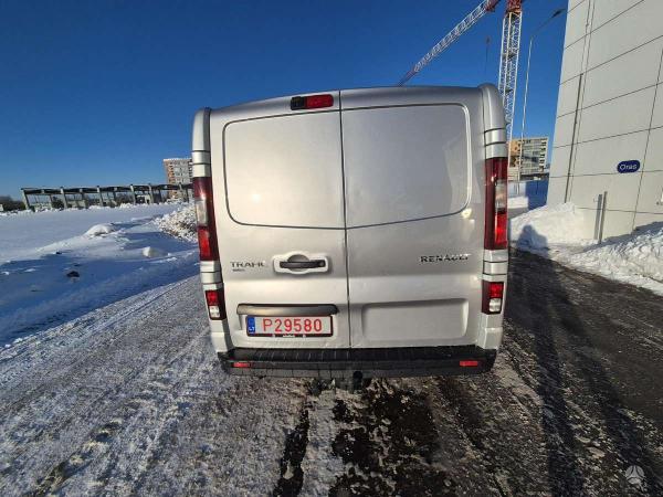 Pelēks Renault Trafic 2015 Klaipėda, ar dzinēja tilpumu 1.60 L un nobraukumu 249 tūkst. km par 7500 €, foto 8 vietnē AUTOMOTO.COM.LV