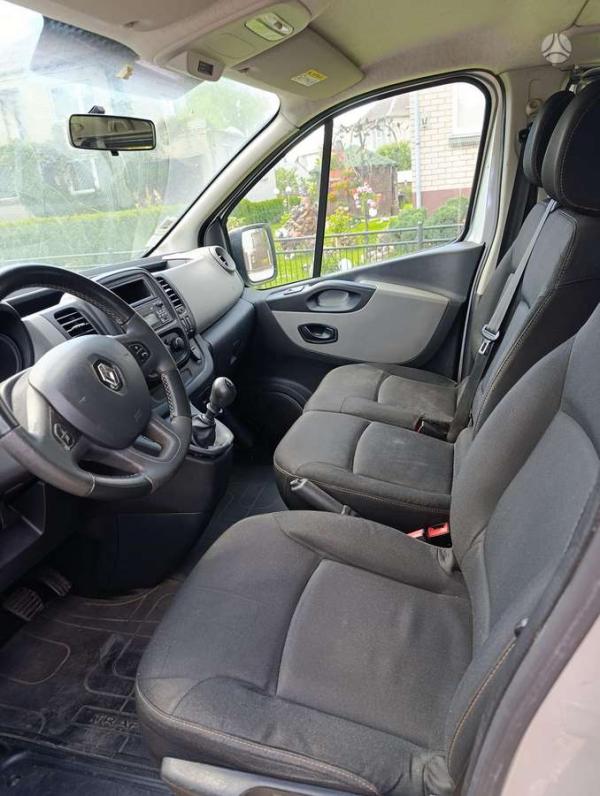 Grey Renault Trafic 2015 in Taurage, with an engine capacity of 1.60 L and mileage of 175 thousand km for 9150 €, photo 5 on AUTOMOTO.COM.LV