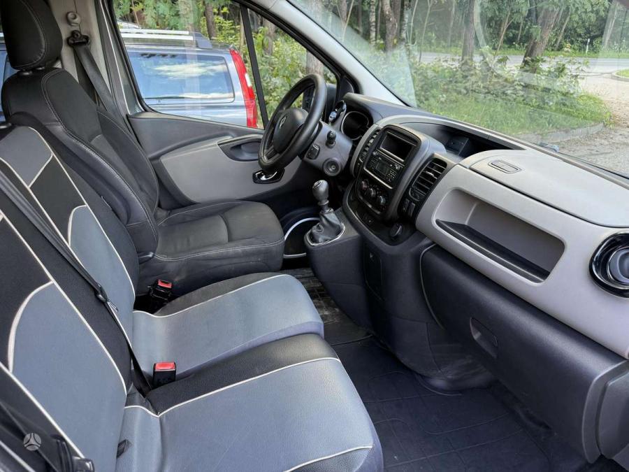 Pelēks Renault Trafic 2015 Viļņa, ar dzinēja tilpumu 1.60 L un nobraukumu 279 tūkst. km par 7900 €, foto 9 vietnē AUTOMOTO.COM.LV