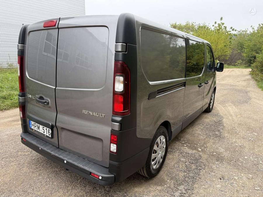 Pelēks Renault Trafic 2015 Viļņa, ar dzinēja tilpumu 1.60 L un nobraukumu 279 tūkst. km par 6900 €, foto 6 vietnē AUTOMOTO.COM.LV