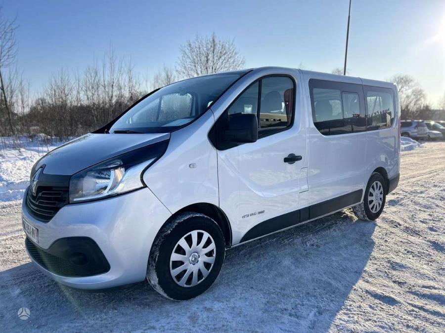 Pelēks Renault Trafic 2016 Panevēža, ar dzinēja tilpumu 1.60 L un nobraukumu 246 tūkst. km par 10200 €, foto 1 vietnē AUTOMOTO.COM.LV