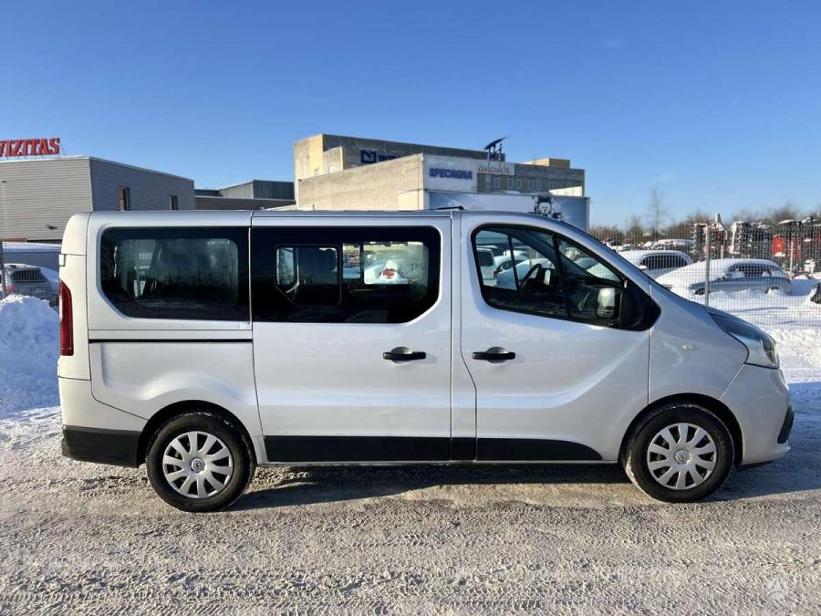 Pelēks Renault Trafic 2016 Panevēža, ar dzinēja tilpumu 1.60 L un nobraukumu 246 tūkst. km par 10200 €, foto 8 vietnē AUTOMOTO.COM.LV