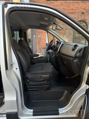 Grey Renault Trafic 2016 in Tallinn, with an engine capacity of 1.60 L and mileage of 280 thousand km for 11499 €, photo 21 on AUTOMOTO.COM.LV