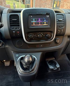 Grey Renault Trafic 2016 in Tallinn, with an engine capacity of 1.60 L and mileage of 280 thousand km for 11499 €, photo 23 on AUTOMOTO.COM.LV