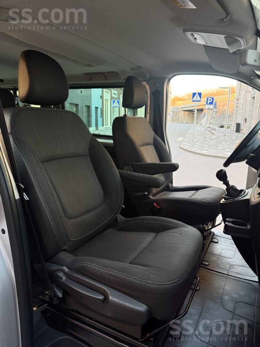Grey Renault Trafic 2016 in Tallinn, with an engine capacity of 1.60 L and mileage of 280 thousand km for 11499 €, photo 26 on AUTOMOTO.COM.LV