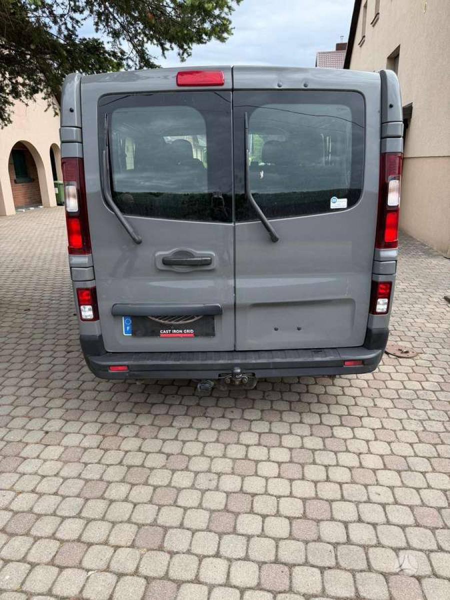 Grey Renault Trafic 2016 in Taurage, with an engine capacity of 1.60 L and mileage of 200 thousand km for 9500 €, photo 6 on AUTOMOTO.COM.LV