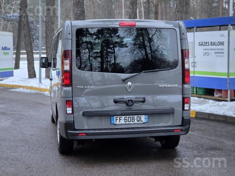 Grey Renault Trafic 2019 in Riga, with an engine capacity of 1.60 L and mileage of 180 thousand km for 13500 €, photo 13 on AUTOMOTO.COM.LV