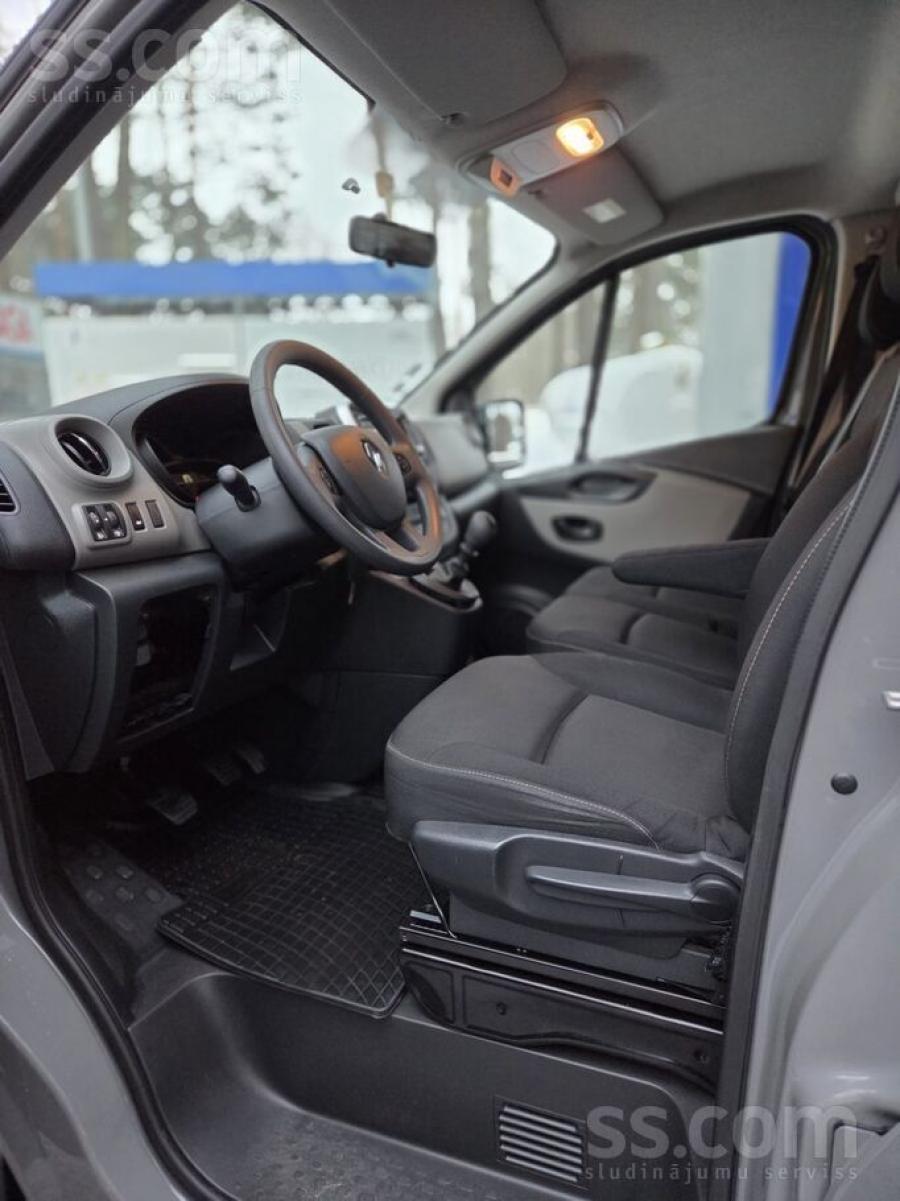 Grey Renault Trafic 2019 in Riga, with an engine capacity of 1.60 L and mileage of 180 thousand km for 13500 €, photo 21 on AUTOMOTO.COM.LV