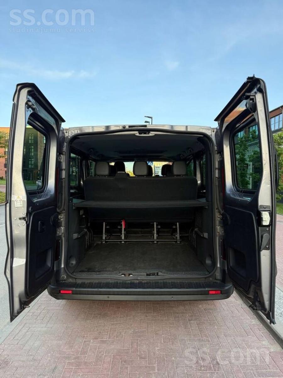Grey Renault Trafic 2019 in Tallinn, with an engine capacity of 2.00 L and mileage of 203 thousand km for 16990 €, photo 16 on AUTOMOTO.COM.LV