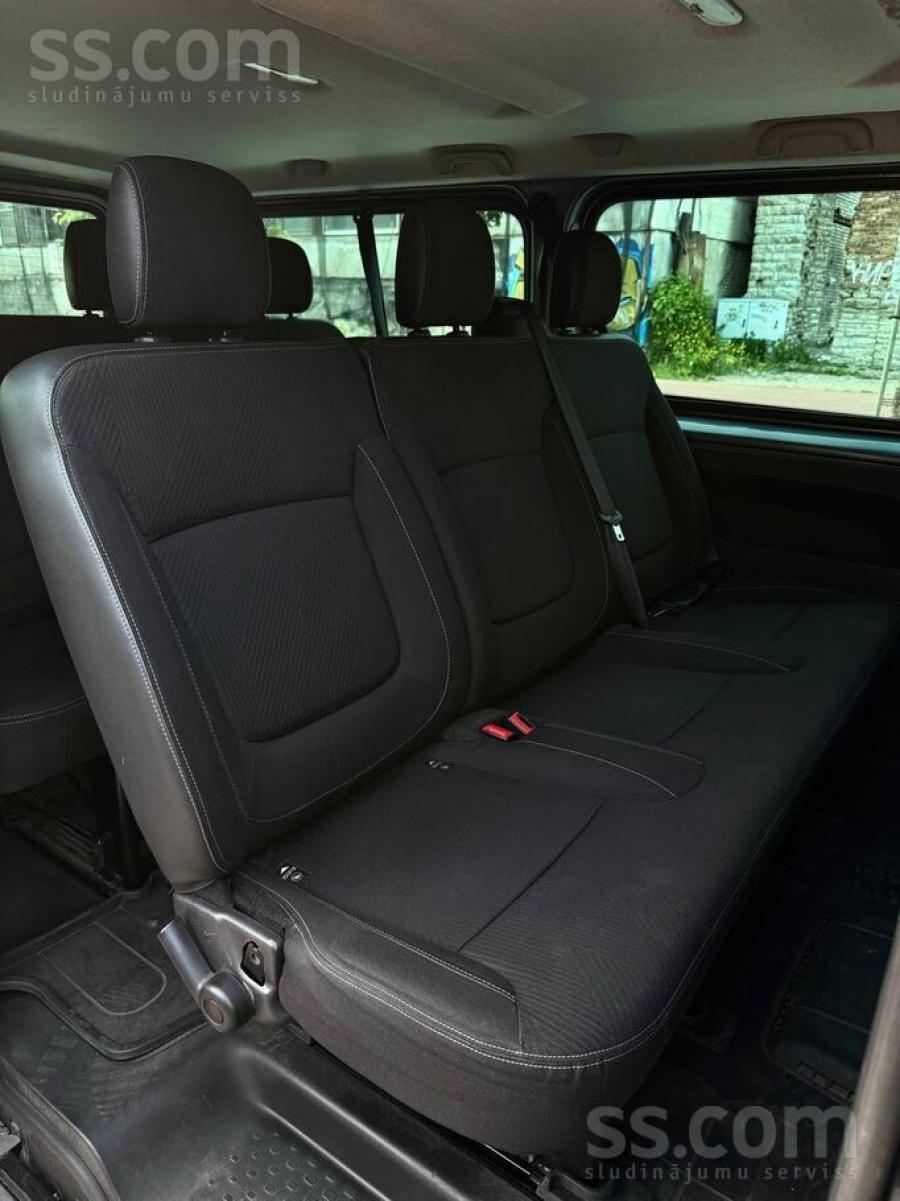 Grey Renault Trafic 2019 in Tallinn, with an engine capacity of 2.00 L and mileage of 203 thousand km for 16990 €, photo 18 on AUTOMOTO.COM.LV