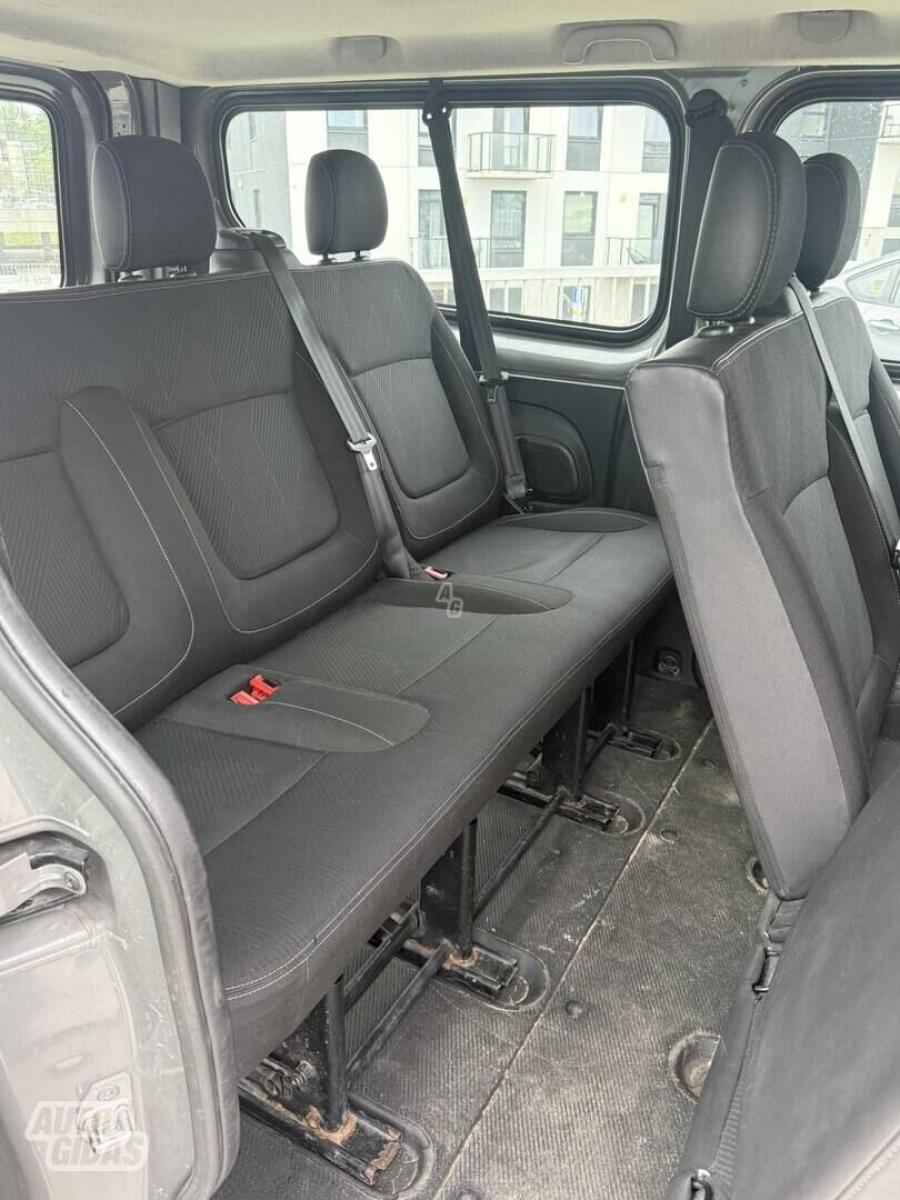 Grey Renault Trafic 2019 in Vilnius, with an engine capacity of 1.60 L and mileage of 181 thousand km for 11700 €, photo 10 on AUTOMOTO.COM.LV