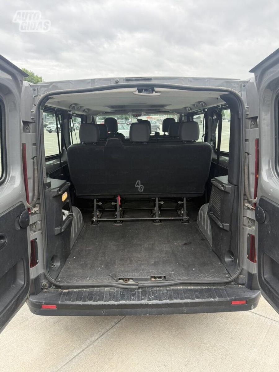 Grey Renault Trafic 2019 in Vilnius, with an engine capacity of 1.60 L and mileage of 181 thousand km for 11700 €, photo 12 on AUTOMOTO.COM.LV