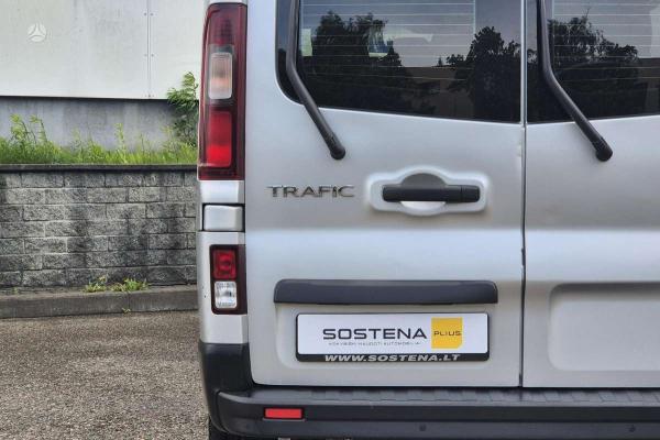 Grey Renault Trafic 2019 in Vilnius, with an engine capacity of 1.60 L and mileage of 212 thousand km for 12900 €, photo 7 on AUTOMOTO.COM.LV