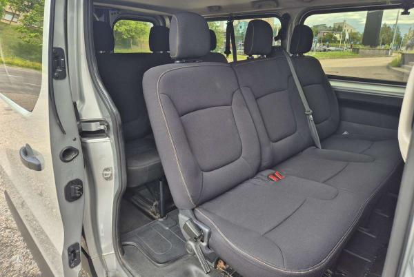 Grey Renault Trafic 2019 in Vilnius, with an engine capacity of 1.60 L and mileage of 212 thousand km for 12900 €, photo 10 on AUTOMOTO.COM.LV