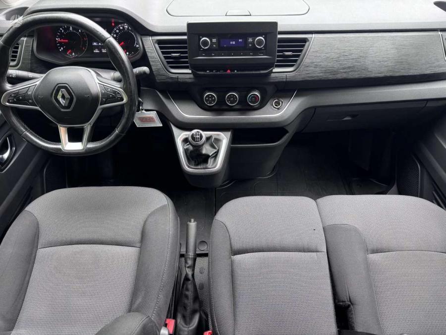 Grey Renault Trafic 2022 in Vilnius, with an engine capacity of 2.00 L and mileage of 91 thousand km for 25000 €, photo 6 on AUTOMOTO.COM.LV