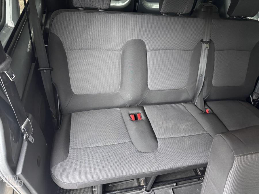 Grey Renault Trafic 2022 in Avizieniai, with an engine capacity of 2.00 L and mileage of 91 thousand km for 25000 €, photo 8 on AUTOMOTO.COM.LV