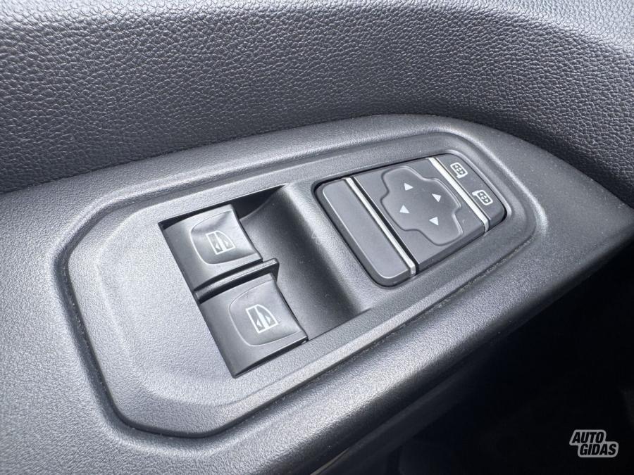 Grey Renault Trafic 2022 in Avizieniai, with an engine capacity of 2.00 L and mileage of 91 thousand km for 25000 €, photo 17 on AUTOMOTO.COM.LV