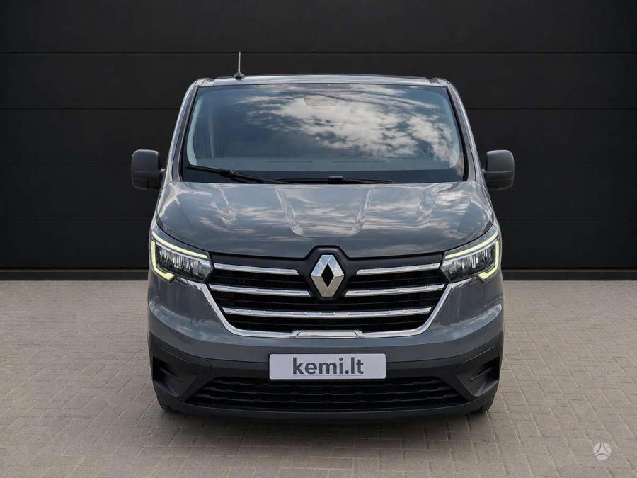 Grey Renault Trafic 2022 in Vilnius, with an engine capacity of 2.00 L and mileage of 166 thousand km for 23750 €, photo 4 on AUTOMOTO.COM.LV