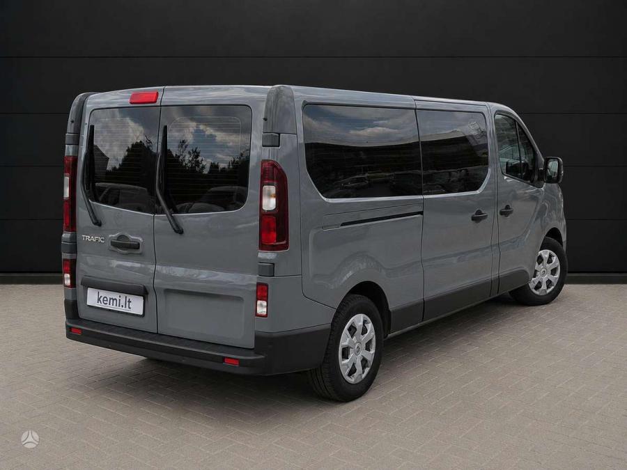 Grey Renault Trafic 2022 in Vilnius, with an engine capacity of 2.00 L and mileage of 166 thousand km for 23750 €, photo 6 on AUTOMOTO.COM.LV