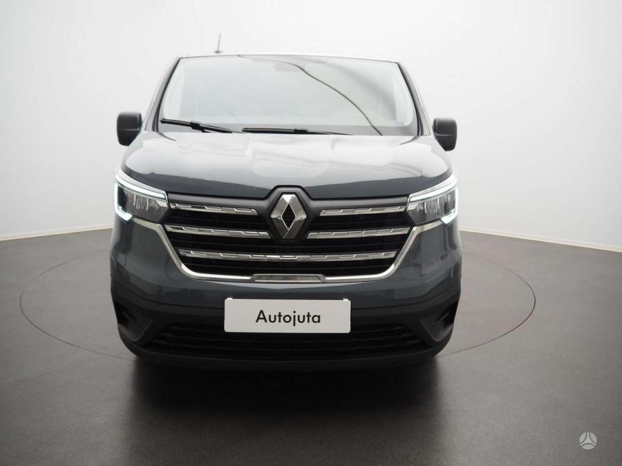 Grey Renault Trafic 2024 in Vilnius, with an engine capacity of 2.00 L and mileage of 63 thousand km for 28500 €, photo 3 on AUTOMOTO.COM.LV