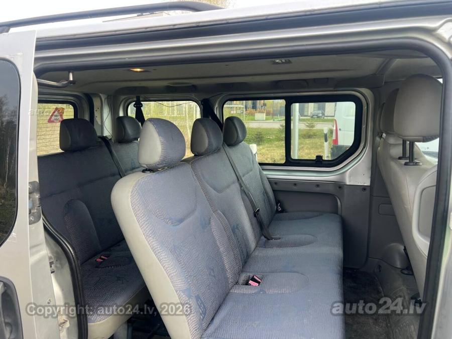 Pelēks Renault Trafic 2005 Tallina, ar dzinēja tilpumu 1.90 L un nobraukumu 342 tūkst. km par 3300 €, foto 6 vietnē AUTOMOTO.COM.LV