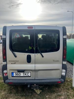 Pelēks Renault Trafic 2005 Tallina, ar dzinēja tilpumu 1.90 L un nobraukumu 342 tūkst. km par 3300 €, foto 7 vietnē AUTOMOTO.COM.LV