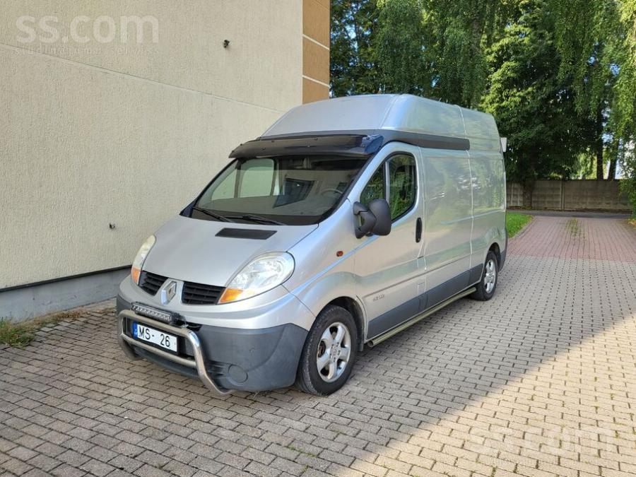 Pelēks Renault Trafic 2008 Rīga, ar dzinēja tilpumu 2.50 L un nobraukumu 337 tūkst. km par 5150 €, foto 1 vietnē AUTOMOTO.COM.LV