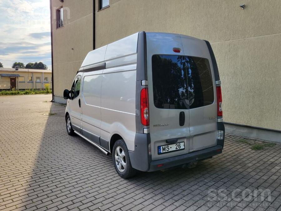 Pelēks Renault Trafic 2008 Rīga, ar dzinēja tilpumu 2.50 L un nobraukumu 337 tūkst. km par 5150 €, foto 3 vietnē AUTOMOTO.COM.LV