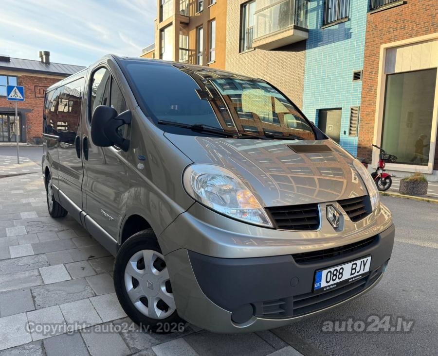 Pelēks Renault Trafic 2013 Tallina, ar dzinēja tilpumu 2.00 L un nobraukumu 211 tūkst. km par 8999 €, foto 3 vietnē AUTOMOTO.COM.LV