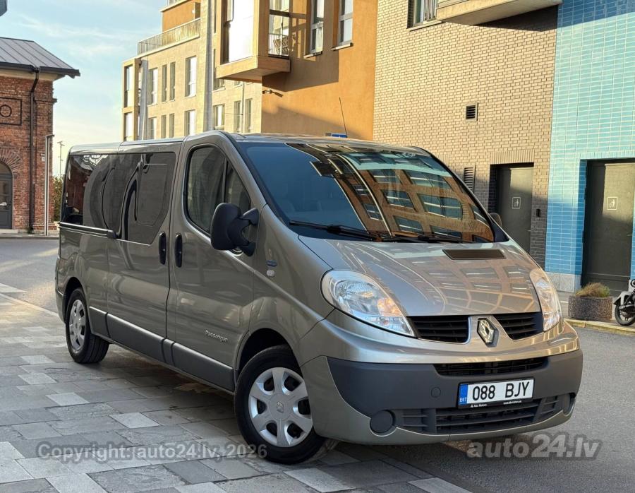 Pelēks Renault Trafic 2013 Tallina, ar dzinēja tilpumu 2.00 L un nobraukumu 211 tūkst. km par 8999 €, foto 5 vietnē AUTOMOTO.COM.LV