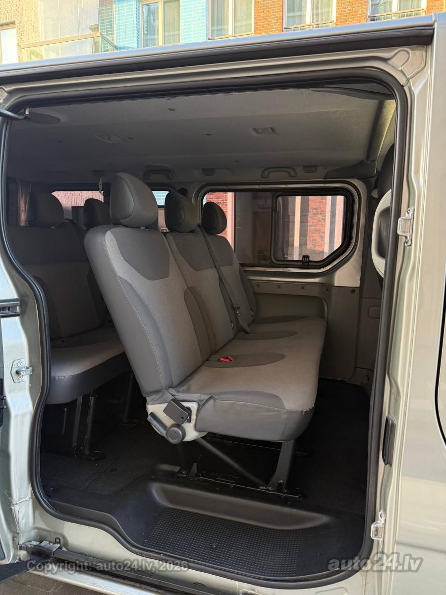 Pelēks Renault Trafic 2013 Tallina, ar dzinēja tilpumu 2.00 L un nobraukumu 211 tūkst. km par 8999 €, foto 15 vietnē AUTOMOTO.COM.LV