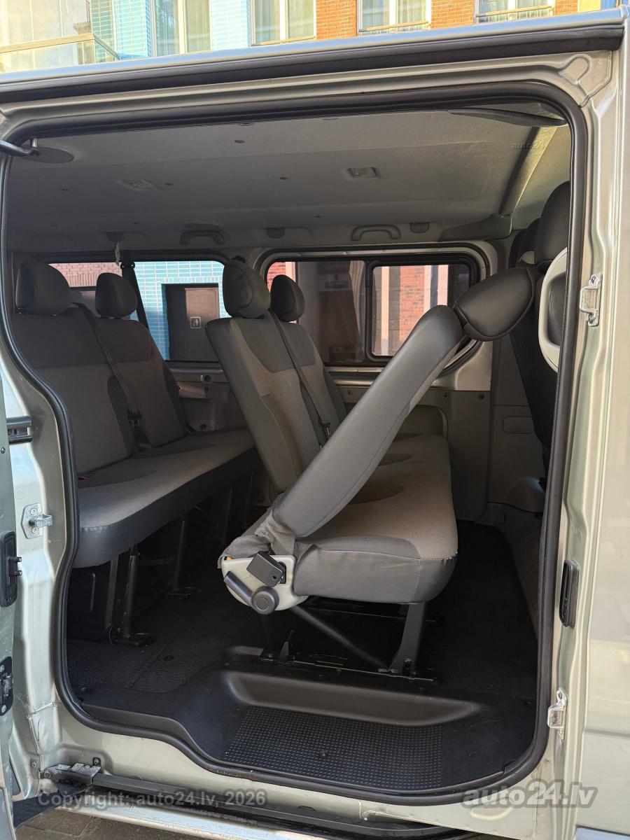 Pelēks Renault Trafic 2013 Tallina, ar dzinēja tilpumu 2.00 L un nobraukumu 211 tūkst. km par 8999 €, foto 16 vietnē AUTOMOTO.COM.LV